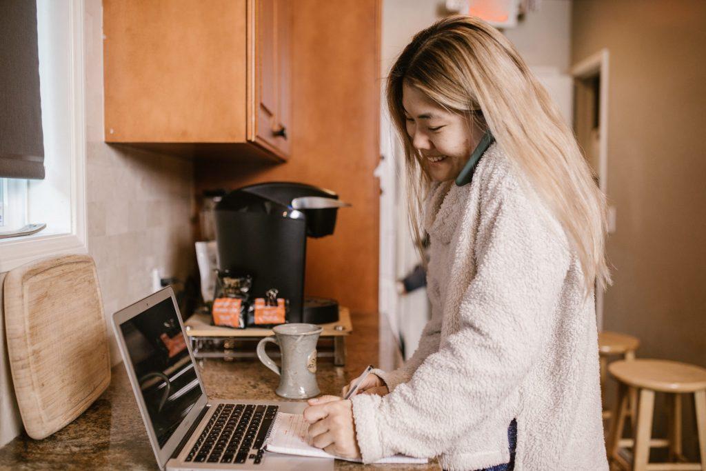 INFOGRAPHIC: How to stay visible whilst working at home - RightTrack ...